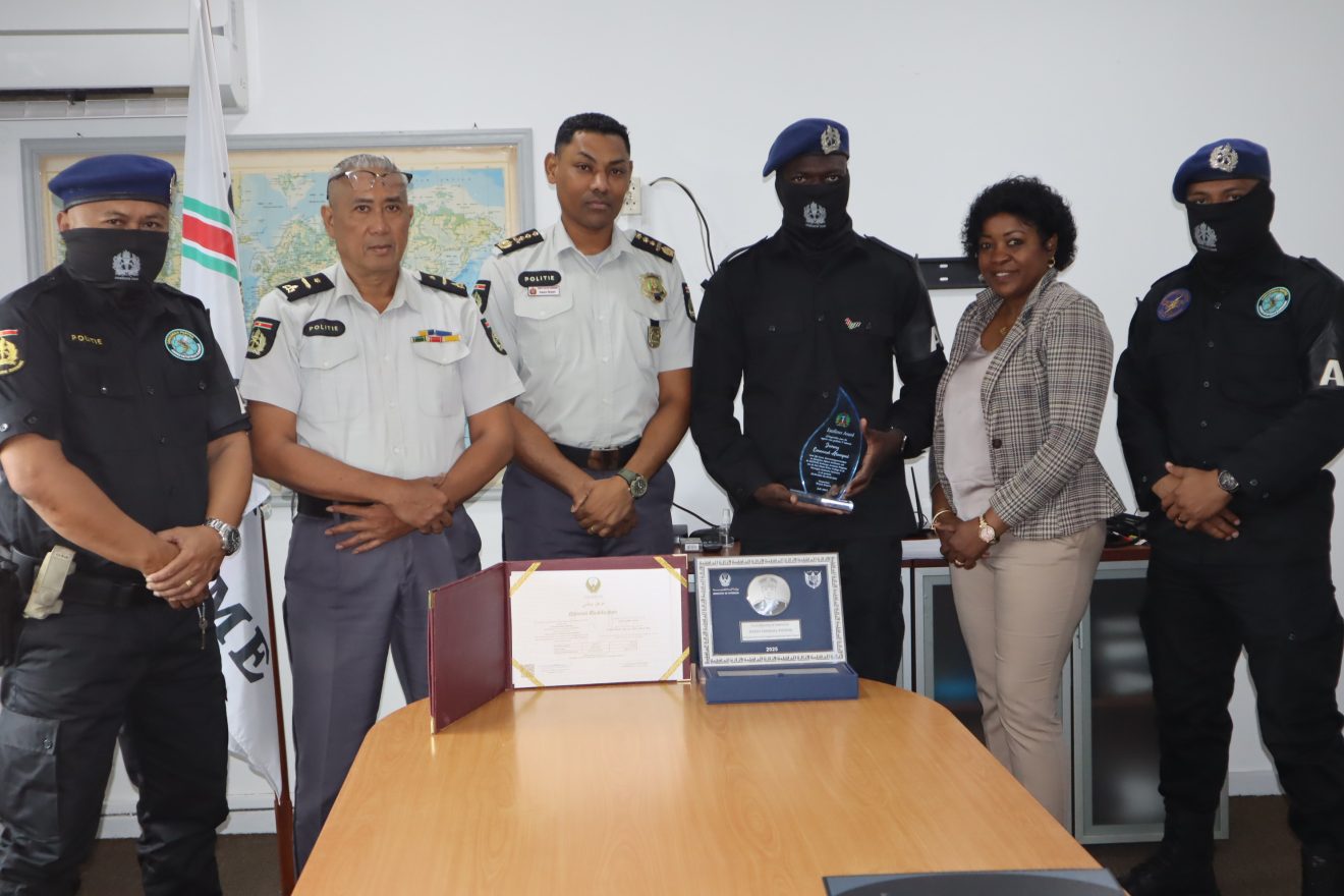 Lid Arrestatie Team geëerd na succesvolle training in Abu Dhabi ...